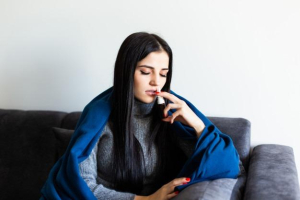 Naphazoline là thuốc gì? Công dụng và liều dùng • Hello Bacsi