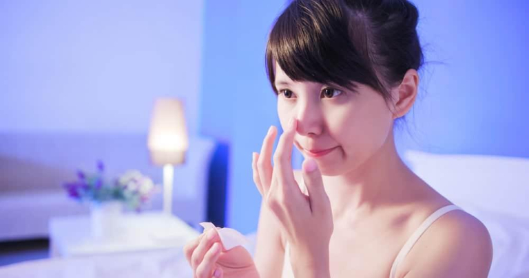 Mụn trong mũi: Nguyên nhân và cách xử lý • Hello Bacsi