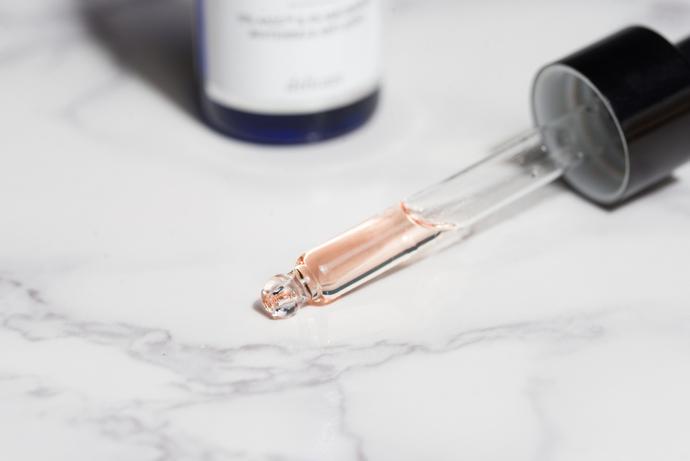 Serum là gì? Tác dụng của những loại serum đối với các vấn đề về da