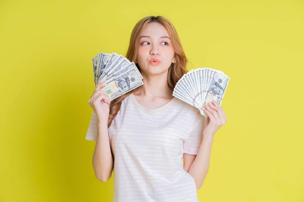 Flex là gì? cách vượt qua áp lực so sánh của trào lưu flexing