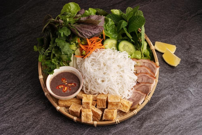 Bún bao nhiêu calo? Ăn bún có béo không? • Hello Bacsi