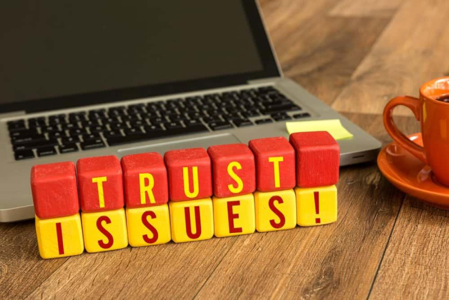 Trust issue: nguyên nhân, dấu hiệu, cách vượt qua rào cản